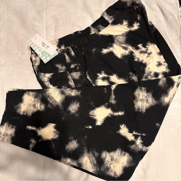 LuLaRoe | Pants & Jumpsuits | Lularoe Lena Black And Cream Tiedye Pants ...